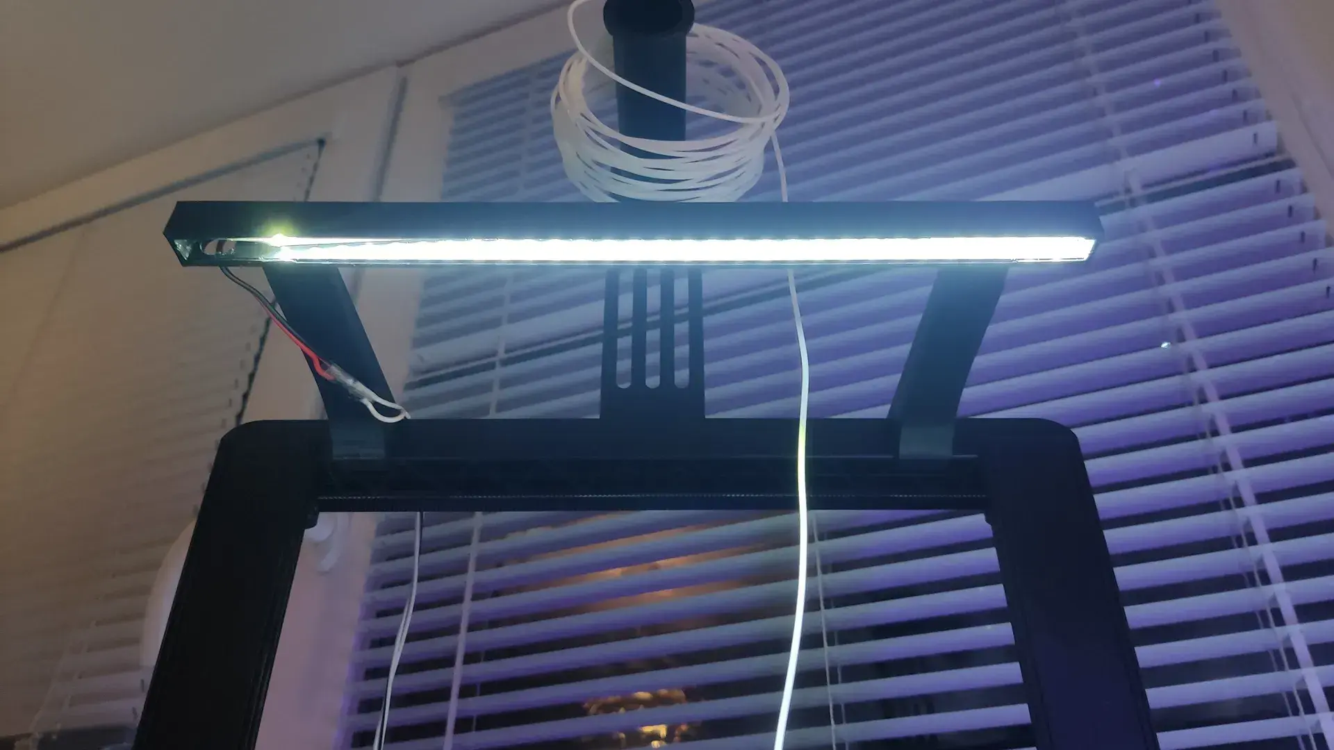 🧞‍♂️ Light bar Ender 3 v3 SE/KE・Free 3D File for ・Cults