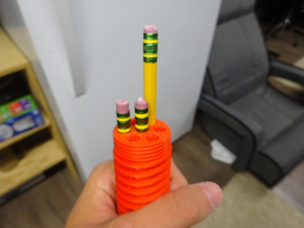 Free 3D file Screw Pencil Holder with Screwable Lid ️ ・3D printable ...