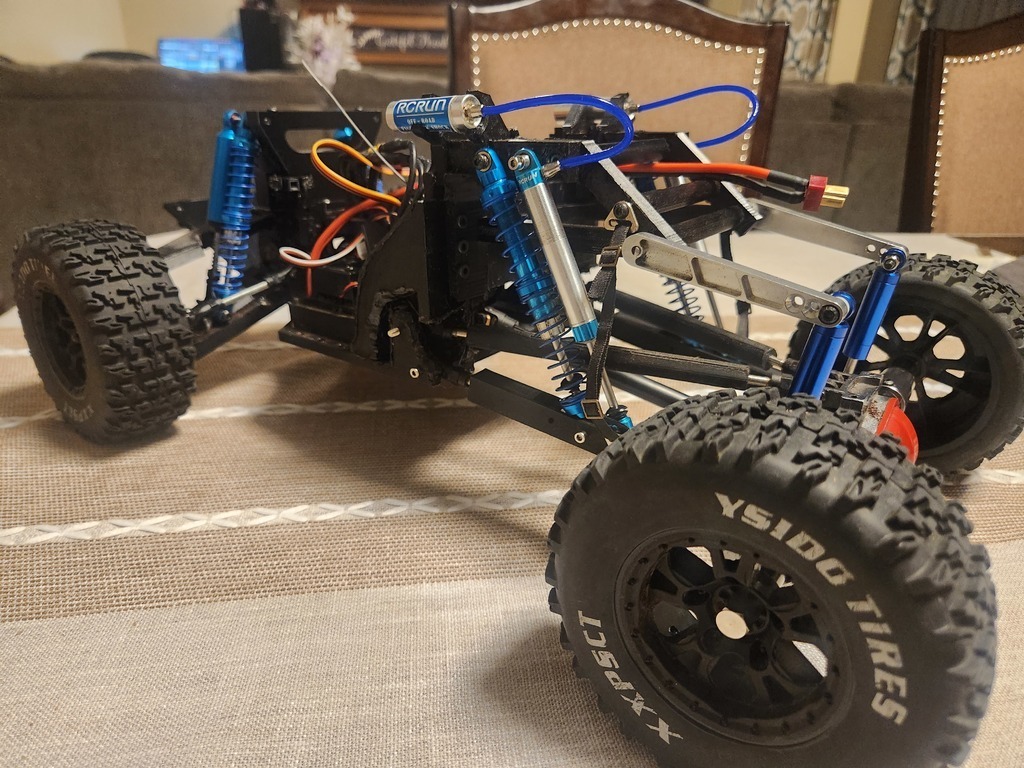 🏆 1/10Th RC Trophy Truck・Free STL File for 3D printing・Cults