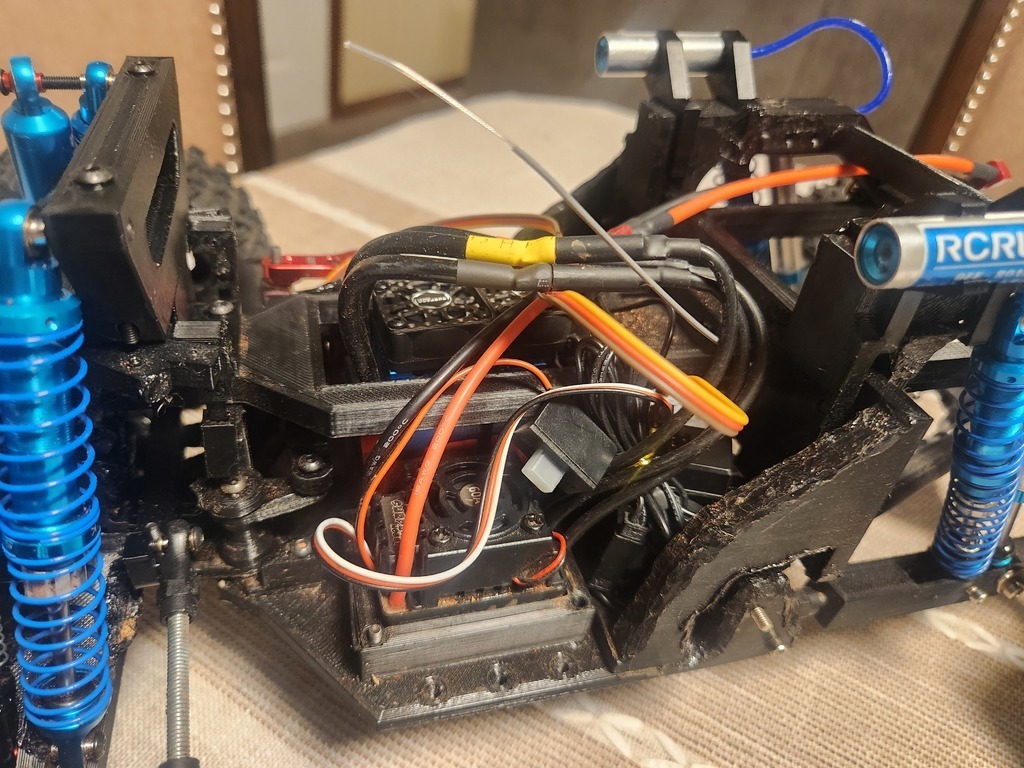 🏆 1/10Th RC Trophy Truck・Free STL File for 3D printing・Cults