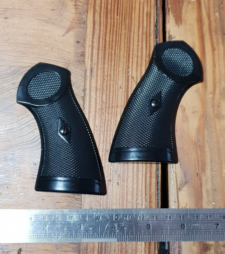 Archivo 3D gratuito Webley Revolver Prop 🔫 ・Objeto imprimible en 3D ...
