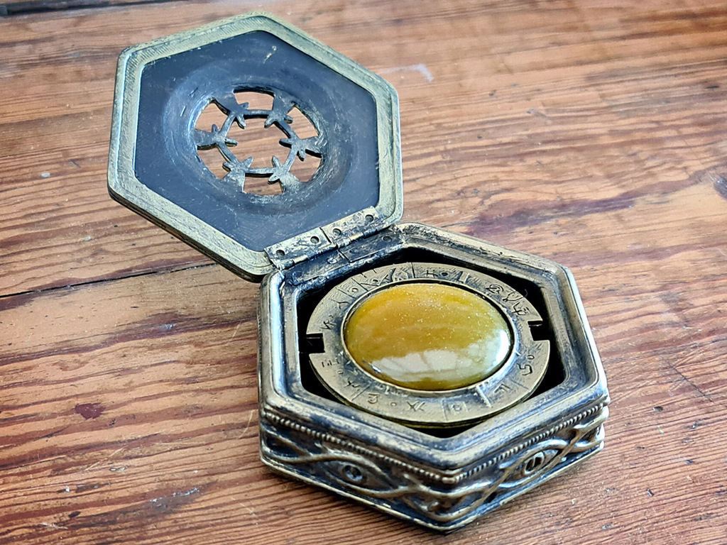 Archivo STL gratis Hellboy Corpse Finder Compass 🧭 ・Plan de la ...