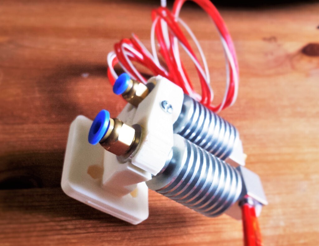 🔩 Dual Extruder Mount - E3D V6 & V5 /OR J Head・Free 3D File for ・Cults