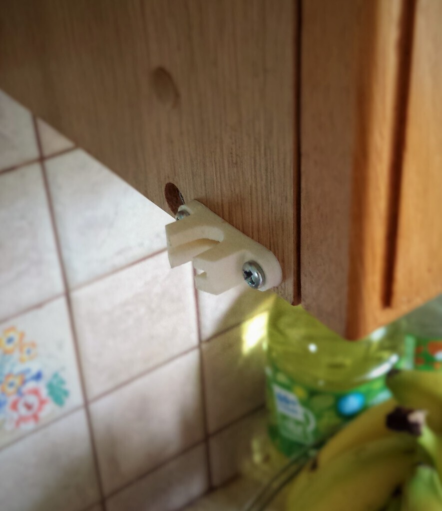 Free 3D file Bread Packet Clip & Hanging Bracket 🍞 ・3D printer design ...