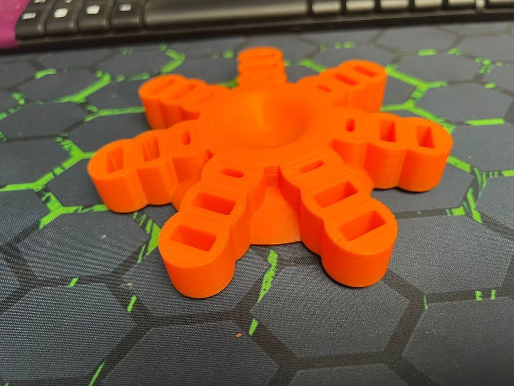 Free 3D file Rotating USB Holder 💾 ・3D printing template to download・Cults