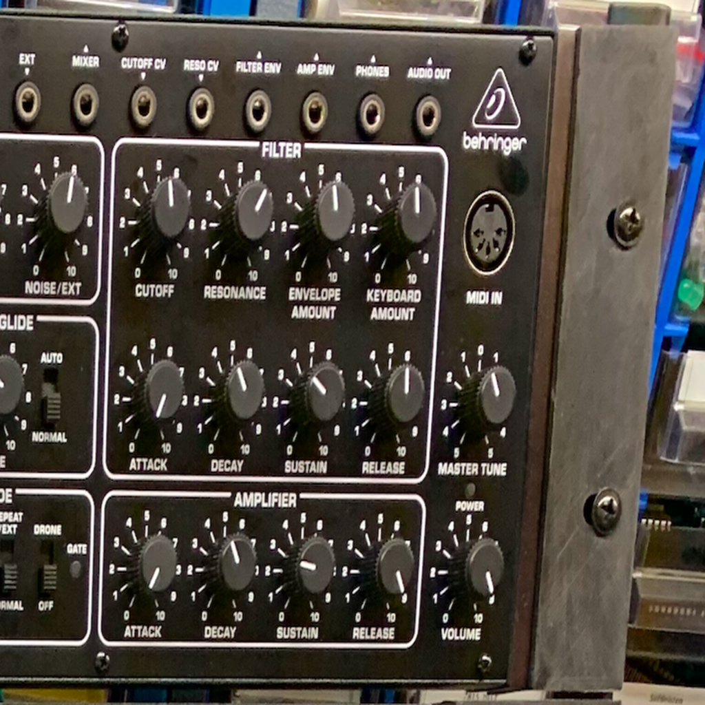 Free 3D file Rack Ears Behringer - pro-1- Neutron - K2 🎵 ・3D print ...