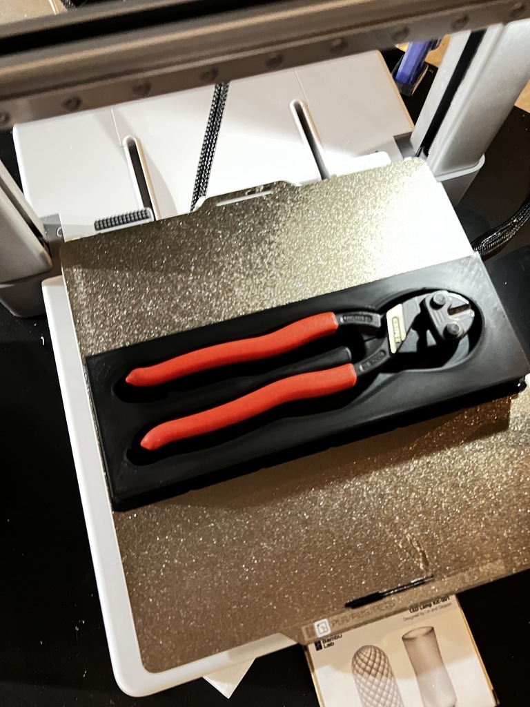 🛠️ Gridfinity Knipex Cobolt Cutters 71 01 200 R Bin Holder・Free 3D File ...