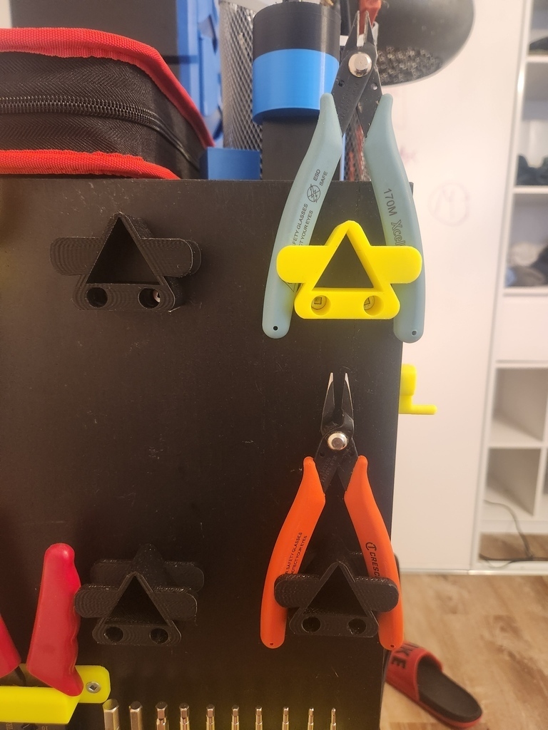 📦 Wall Mounted Precision Pliers Holder・Free 3D File for ・Cults