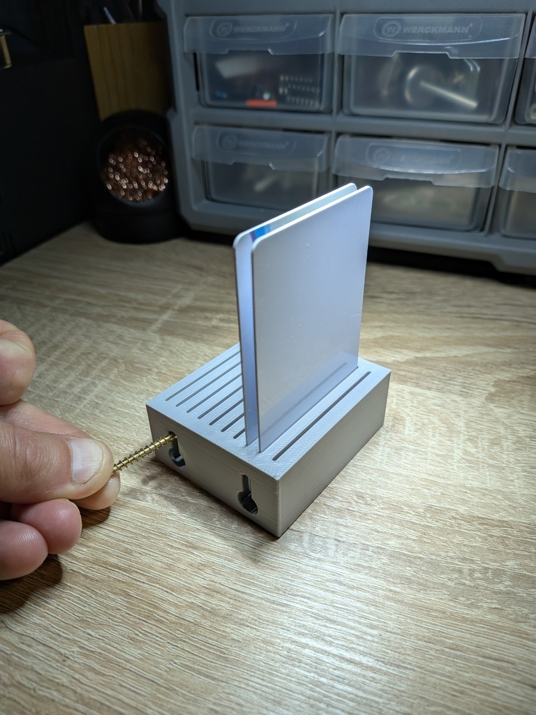 🃏 Universal Card Holder – Suitable for Most Standard Cards・Free 3D File ...