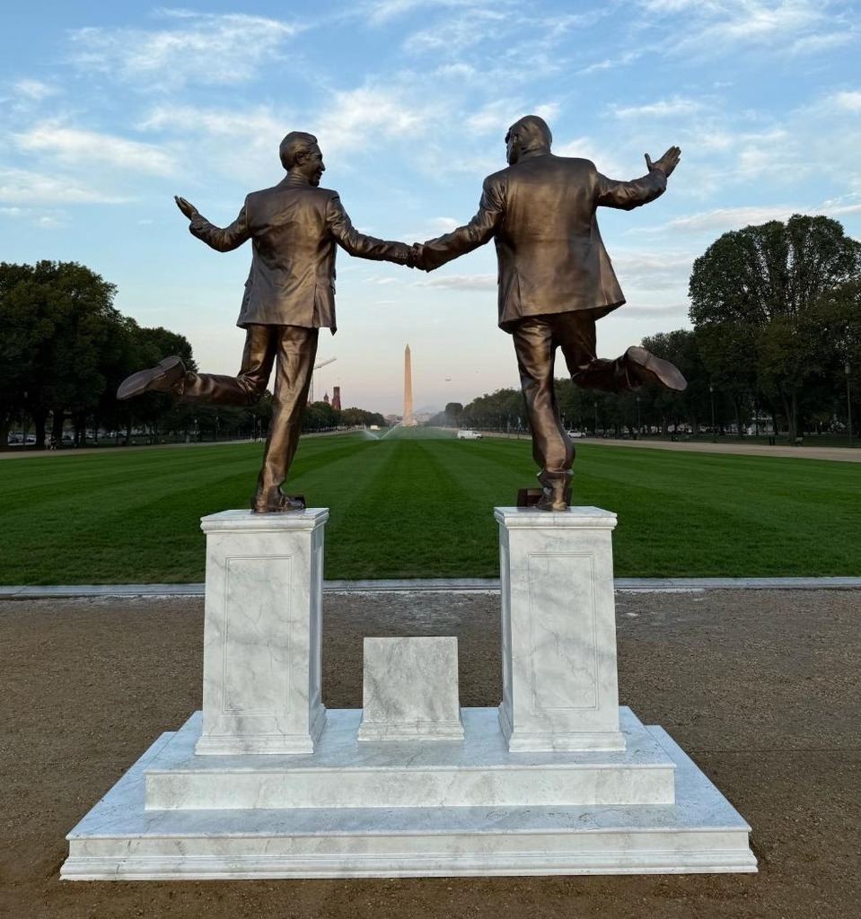 👥 Trump & Epstein - 'Best Friends Forever' Statue (miniature)・Free STL ...