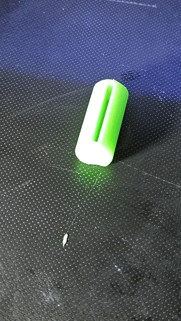 🧞‍♂️ SD CARD GRIP HOLDER STAND・Free 3D File for ・Cults