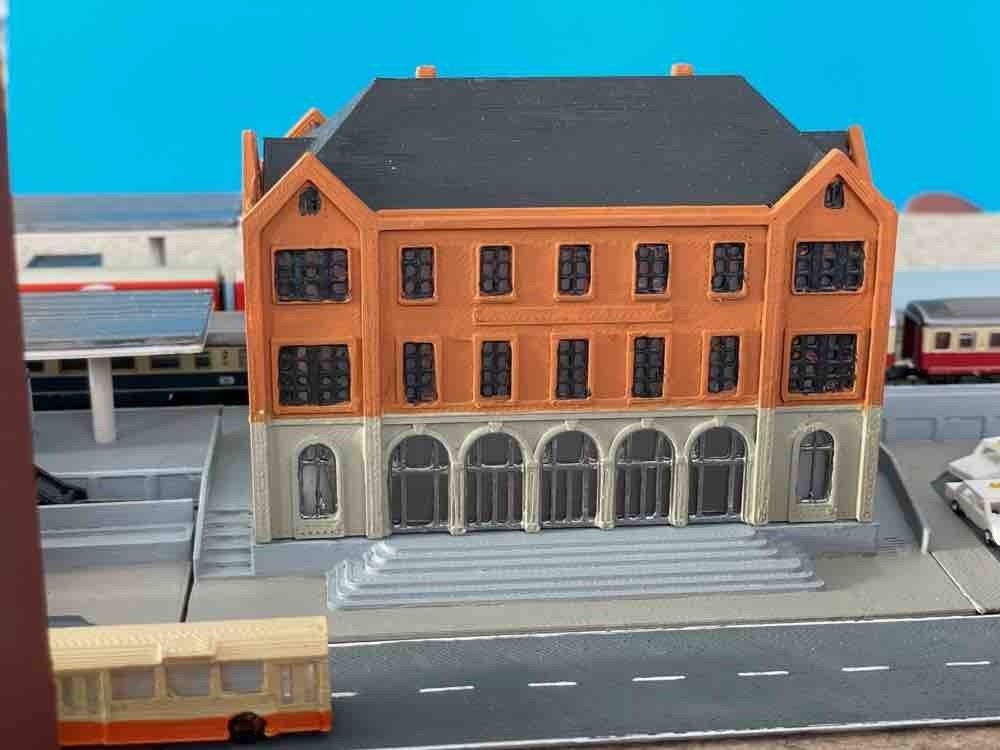 🚆 Train station 1a - main building (z-scale)・Free 3D File for ・Cults