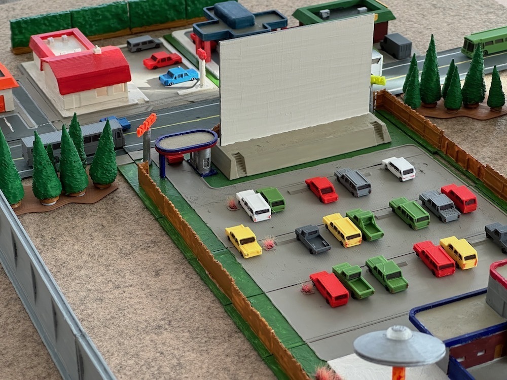 🎦 Drive-in cinema (1/2) (z-scale)・Free 3D File for ・Cults