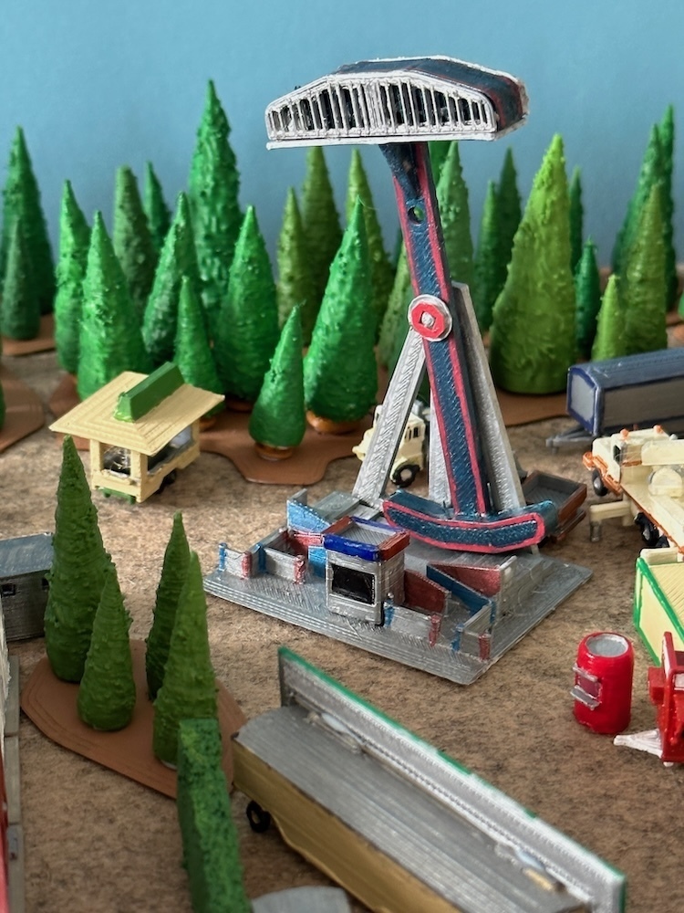 🎲 Funfair - Fun ride 2 (z-scale)・Free 3D File for ・Cults