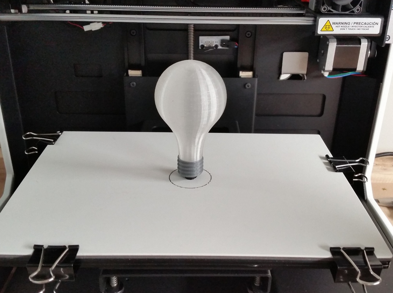 Бесплатный STL файл 3D Printed Light Bulb 💡 ・3D-печатная модель для ...