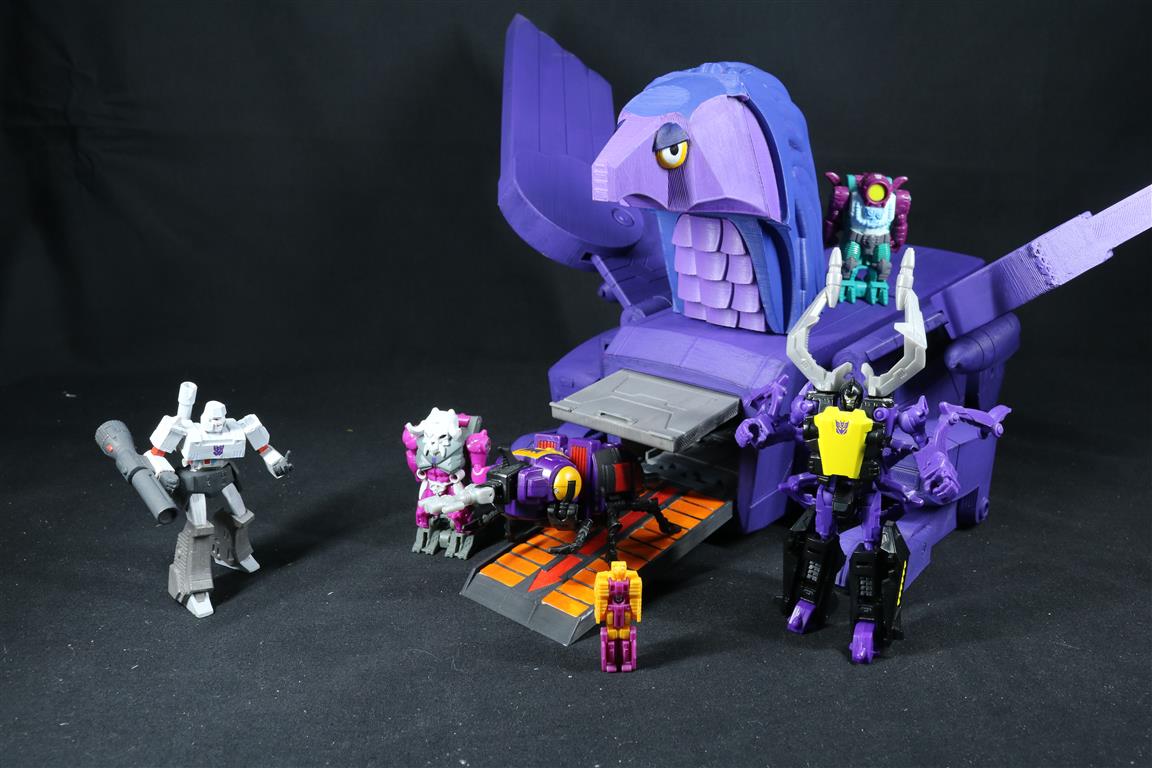 🦅 Giant Purple Griffin from Transformers G1 Episode "Aerial Assault ...