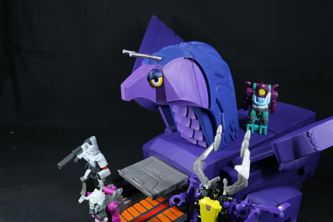 🦅 Giant Purple Griffin from Transformers G1 Episode "Aerial Assault ...