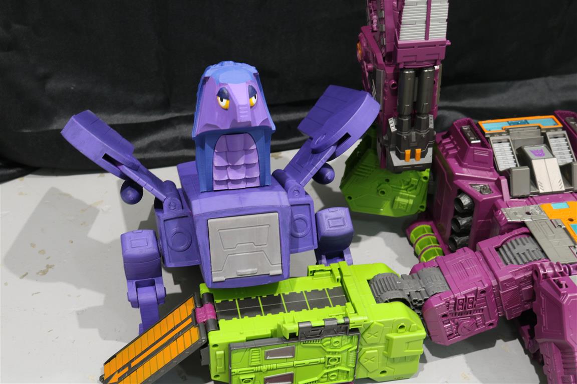 🦅 Giant Purple Griffin from Transformers G1 Episode "Aerial Assault ...