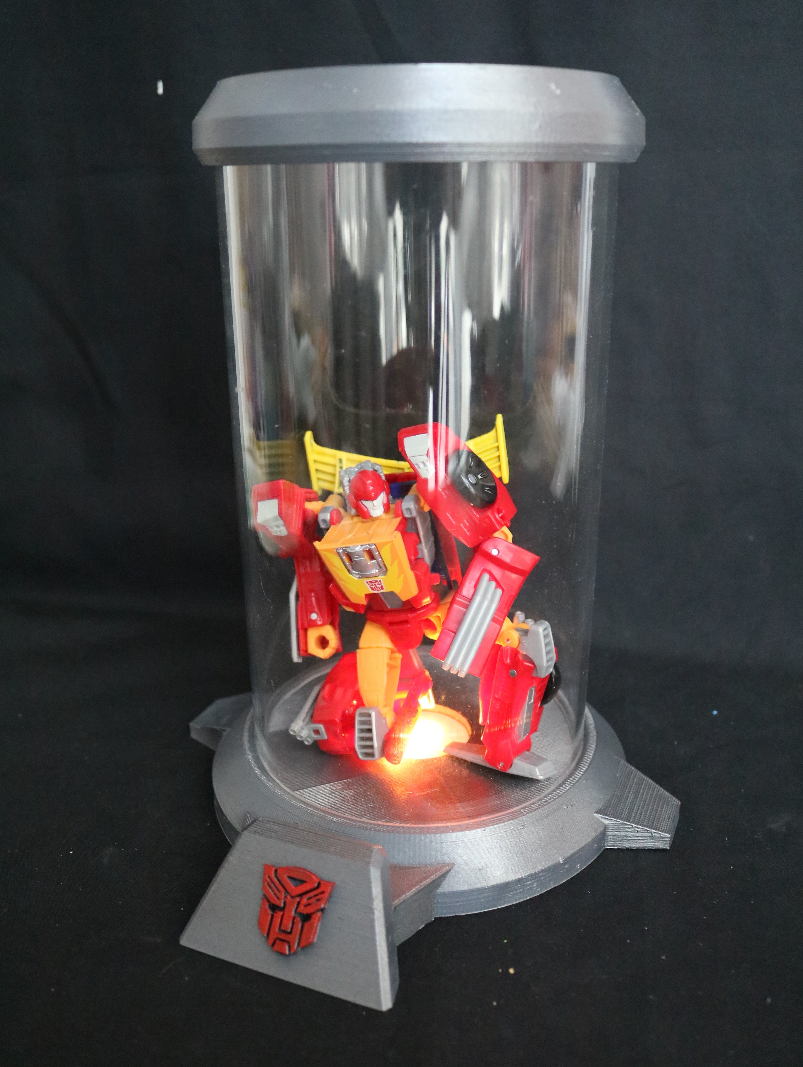 STL file Biotank Figure Display Case 🤖 ・3D printing template to ...