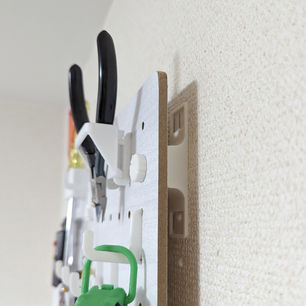 🏢 JPN Pegboard Wall Mount with Stapler or Screws V2・Free STL File for ...