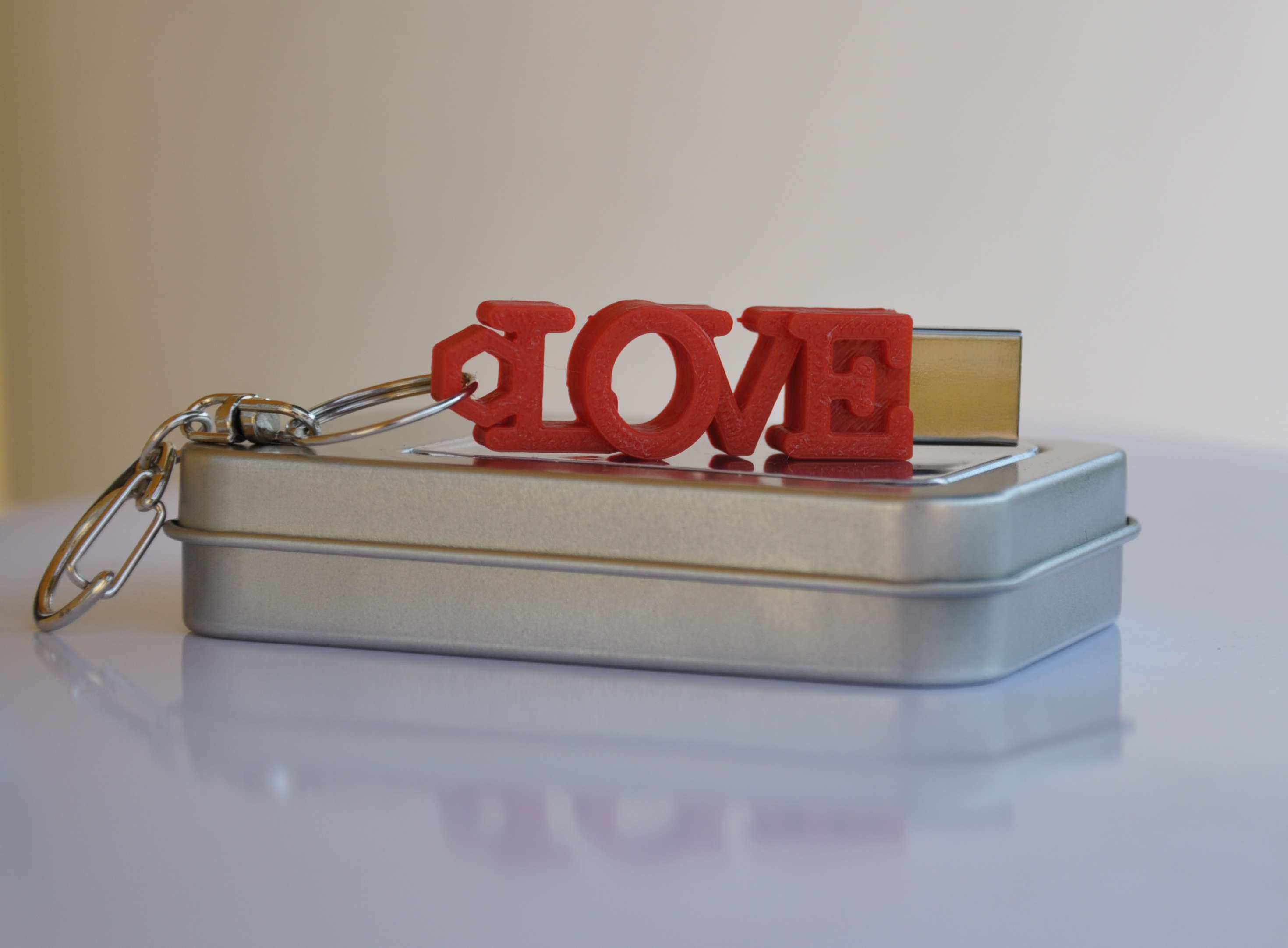 ️‍🔥 LOVE shaped usb flash drive case with keychain・Free STL File for ・Cults