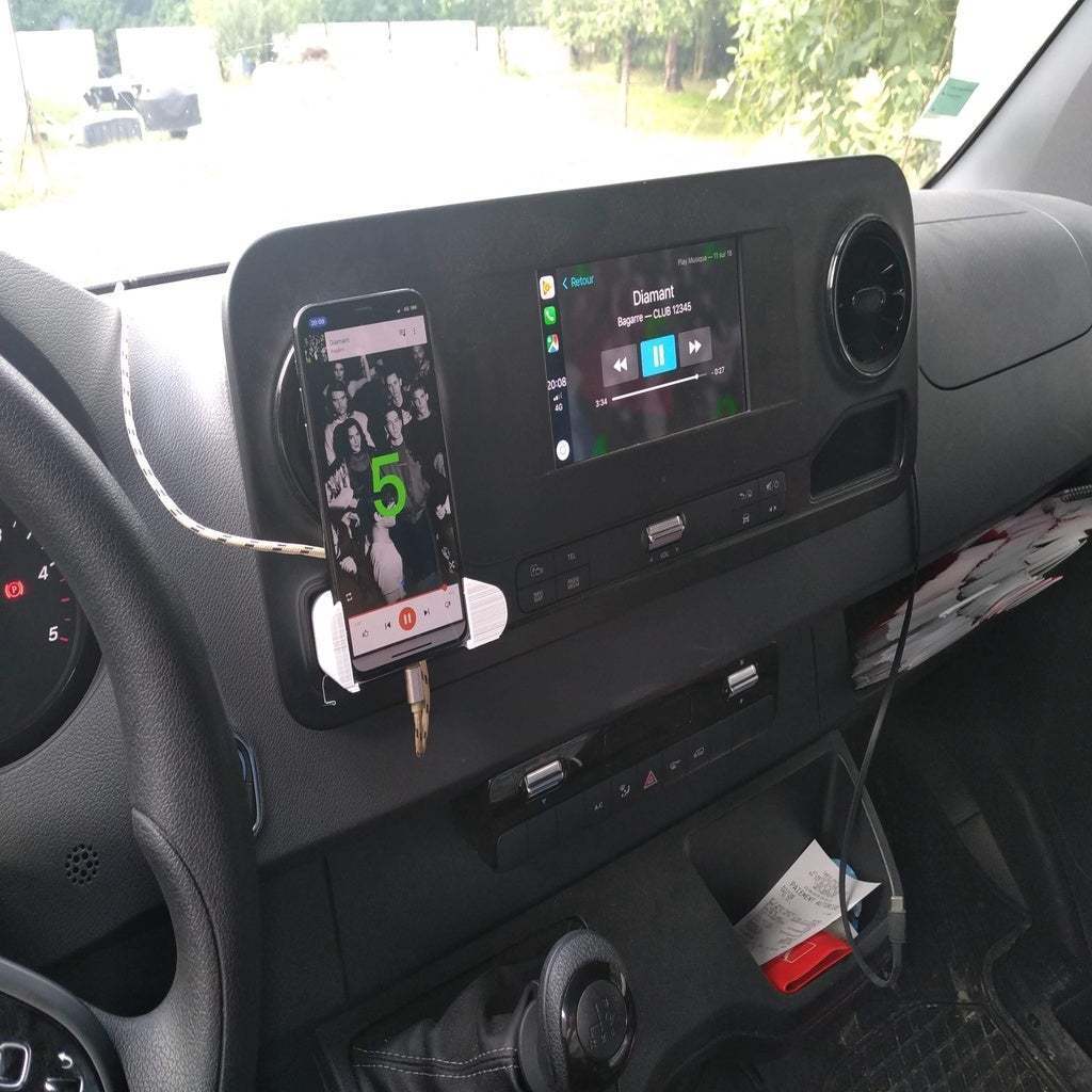 Free STL file Smartphone holder for Mercedes Sprinter 2018 2019 📱 ・3D ...